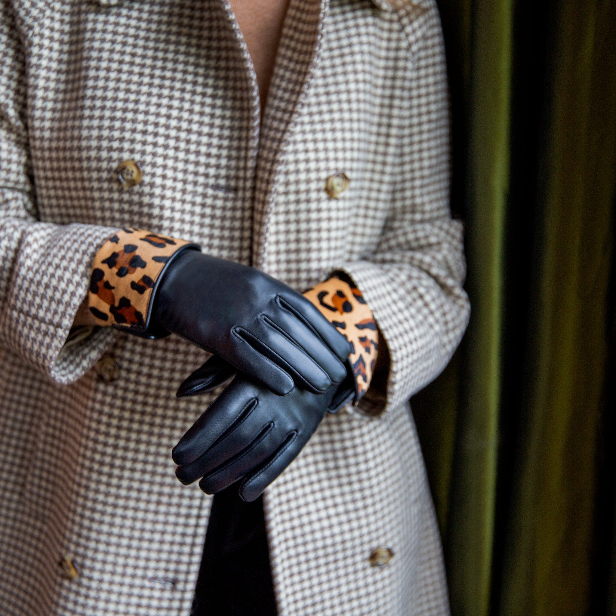 Women s Leather Gloves with Ponyskin Leopard Print Cuffs Dents